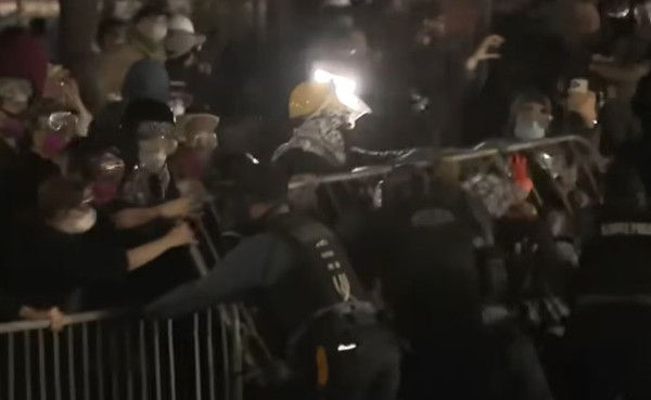 New Jersey: Violent Clashes Continue Outside Newark ICE Detention ...