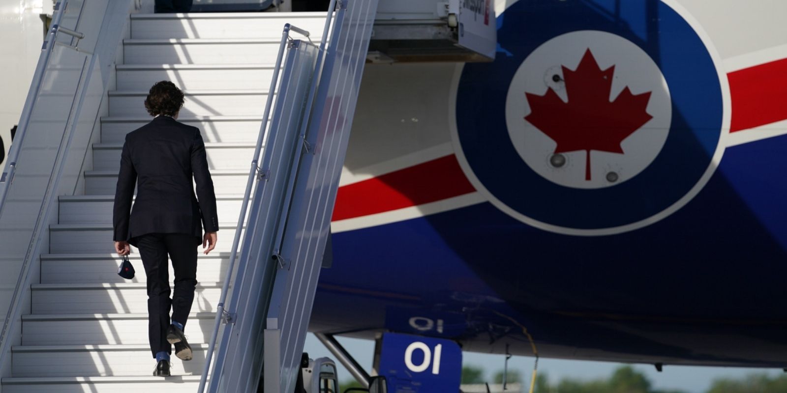BREAKING: Justin Trudeau flies to BC for 'vacation' on National Day for ...
