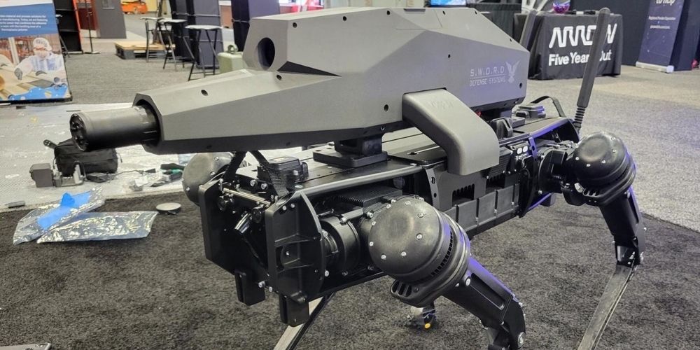 Weaponized robot dog makes debut appearance at US Army annual ...