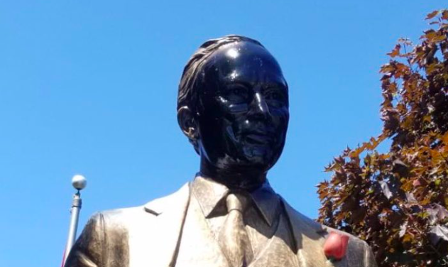 BREAKING: Blackface painted on statue of Pierre Trudeau—police ...
