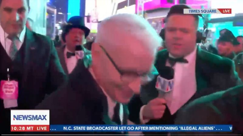 WATCH: Anderson Cooper, CNN security team barged through Newsmax's NYE ...