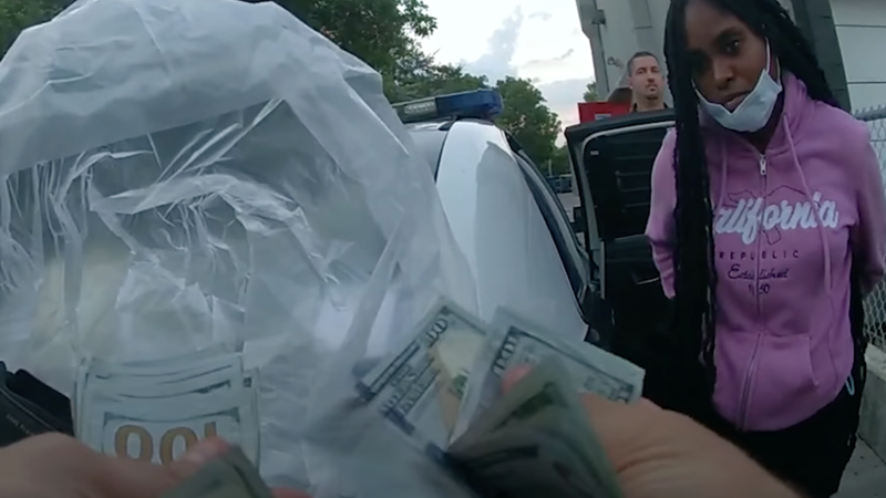 Walmart Theft Investigation: Undercover Operation Uncovers Employee's ...